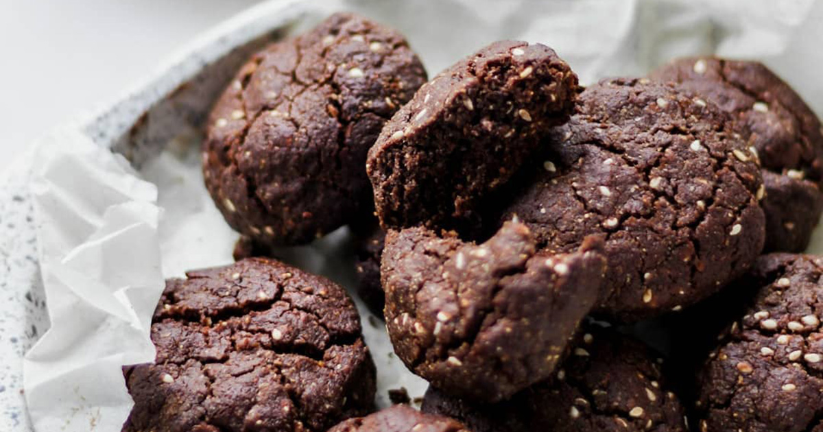 DOUBLE CHOCOLATE SESAME COOKIES - Cocavo