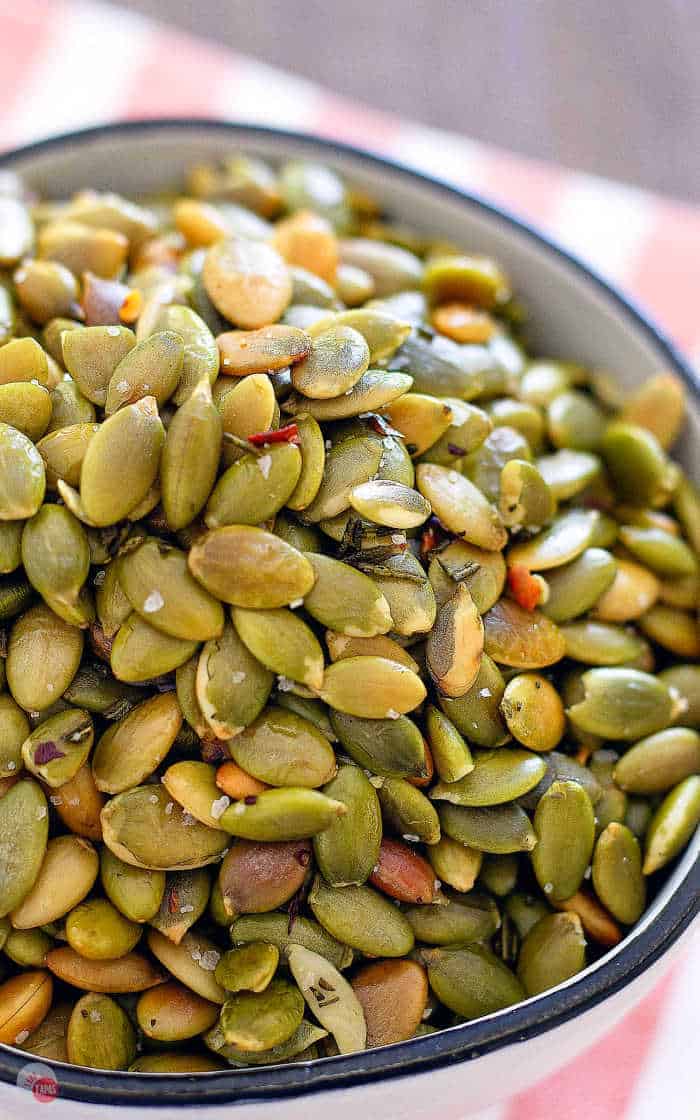 Easy Roasted Pumpkin Seeds - Cocavo